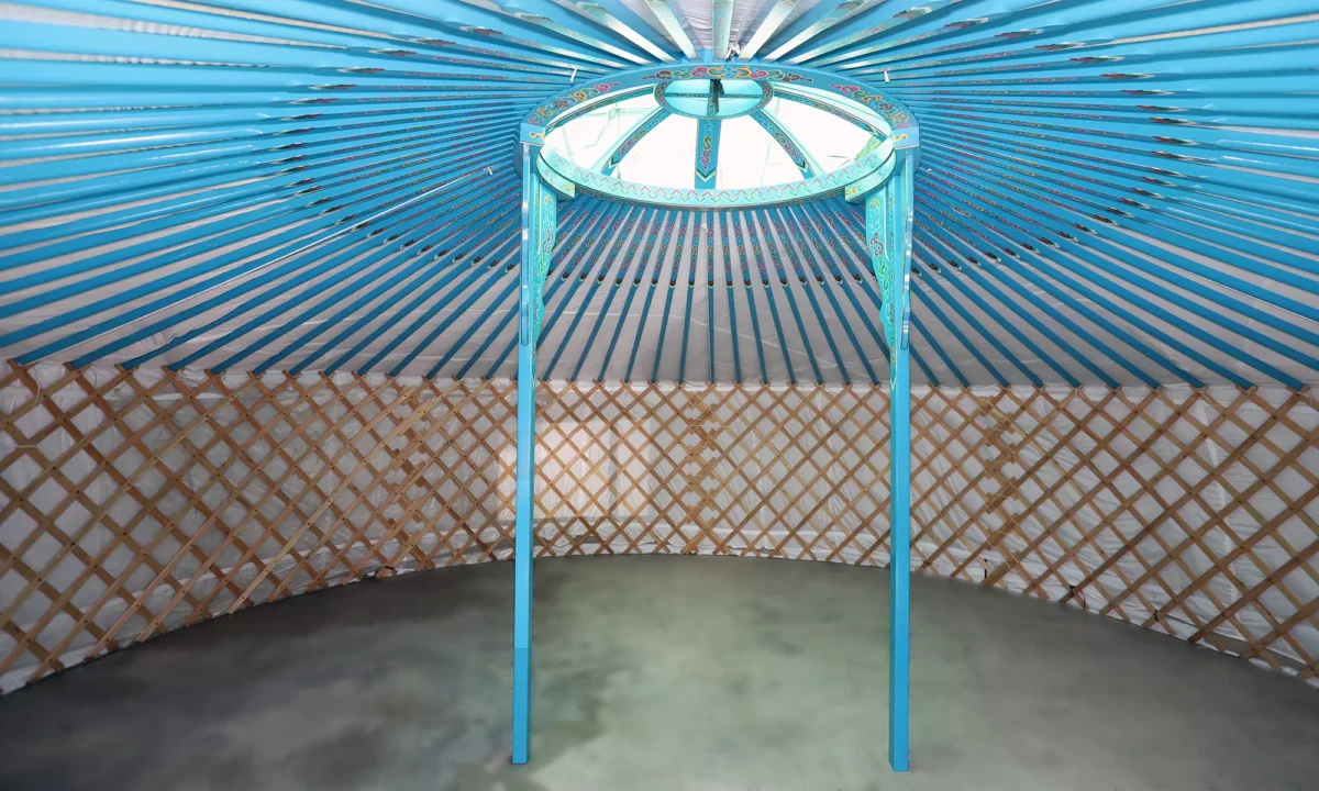 A 22t yurt with 2 front windows (Yurt #22331) | Nature Yurts
