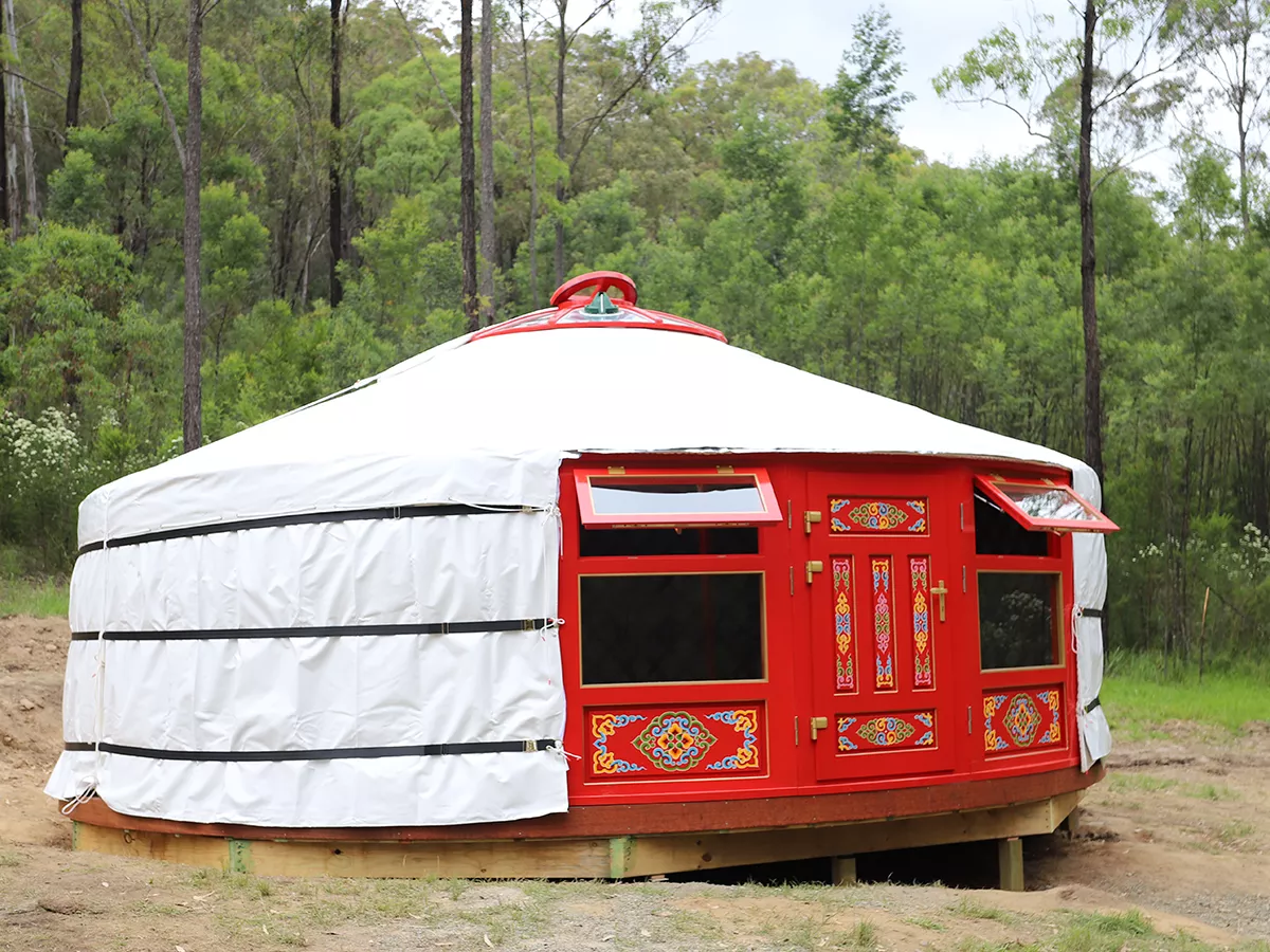 Assembling a Mongolian yurt in NSW Australia - Time Lapse