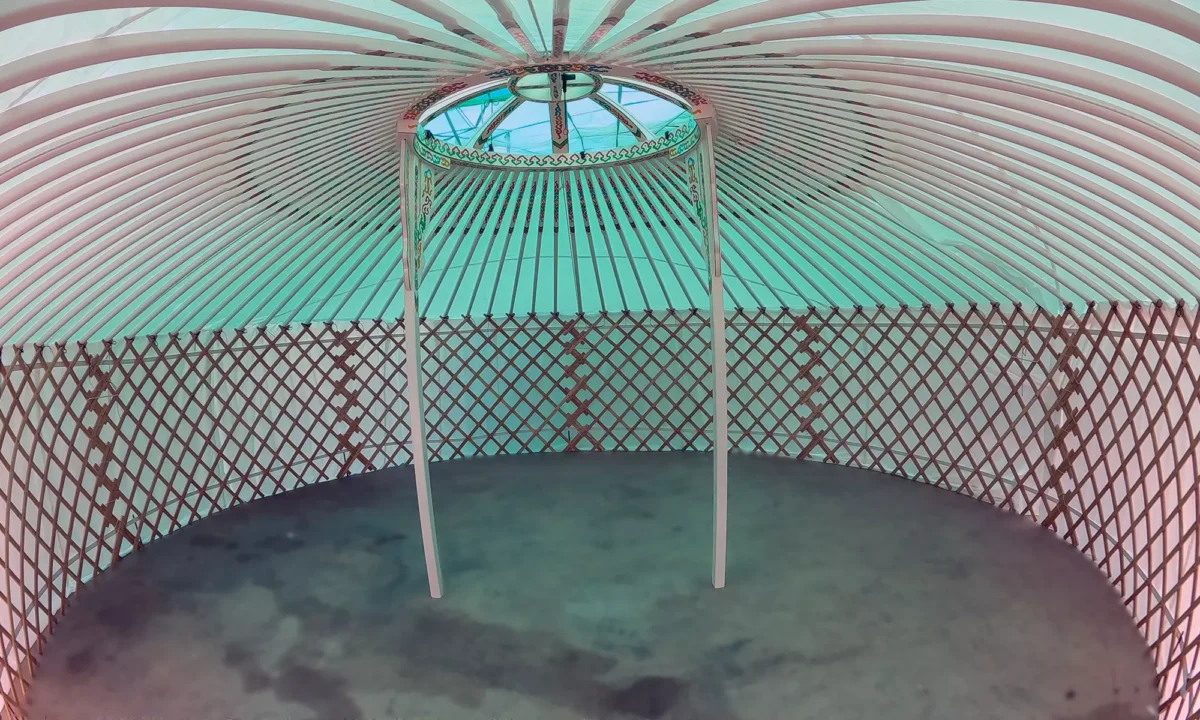 A 22t yurt with 2 front windows (Yurt #22330) | Nature Yurts