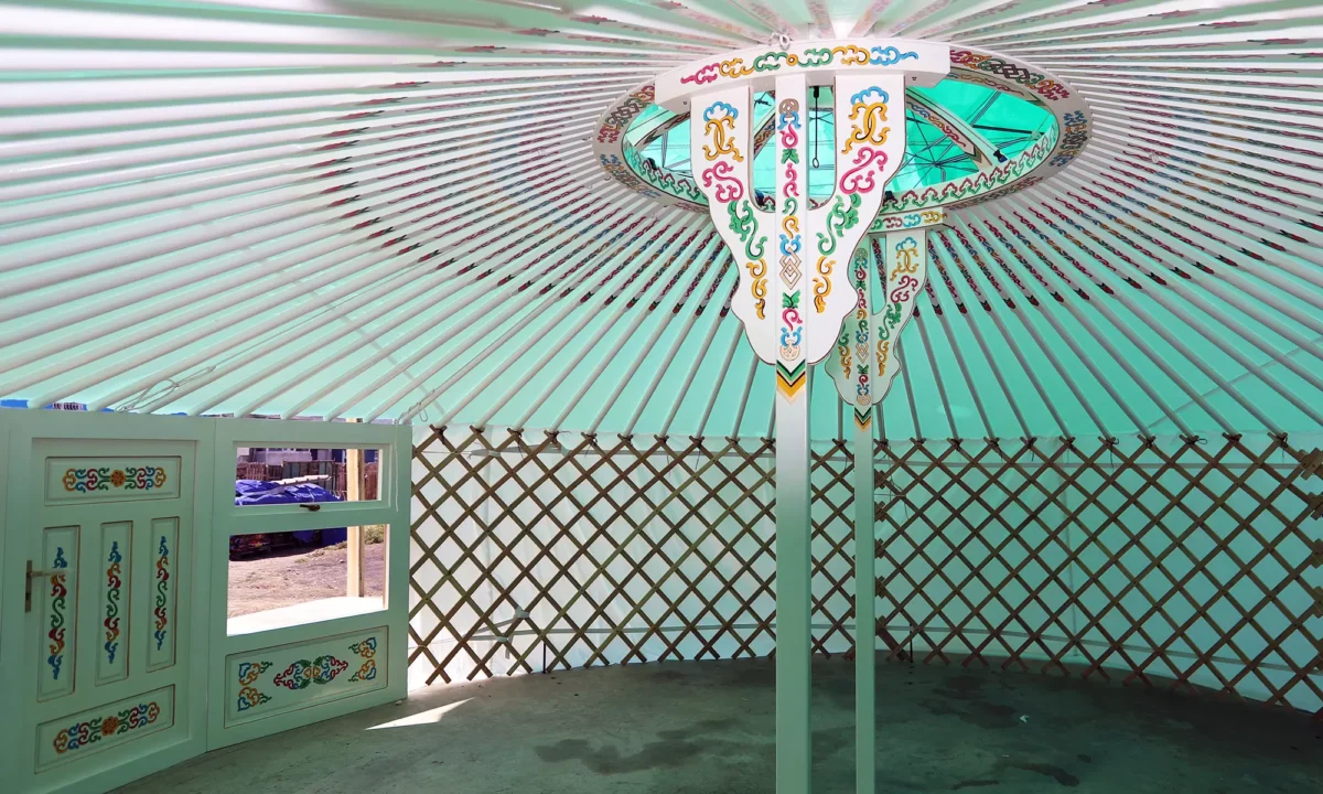 A 22t yurt with 2 front windows (Yurt #22330) | Nature Yurts